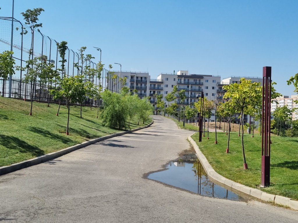Cum arată Parcul Teilor, cel mai mare parc din București amenajat după ...